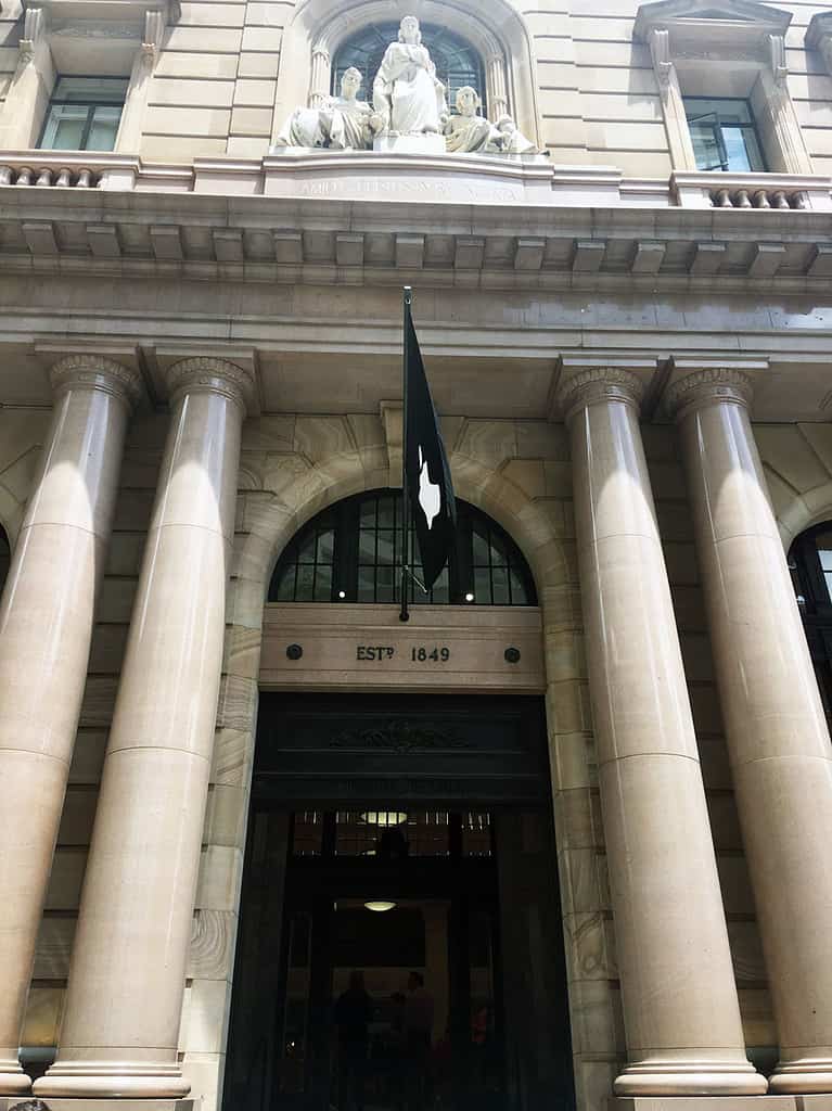 Photo Tour of Apple Brisbane in MacArthur Chambers