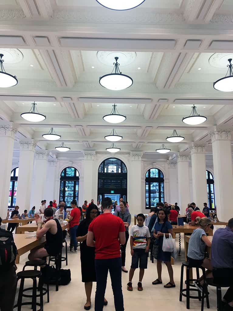 Photo Tour of Apple Brisbane in MacArthur Chambers