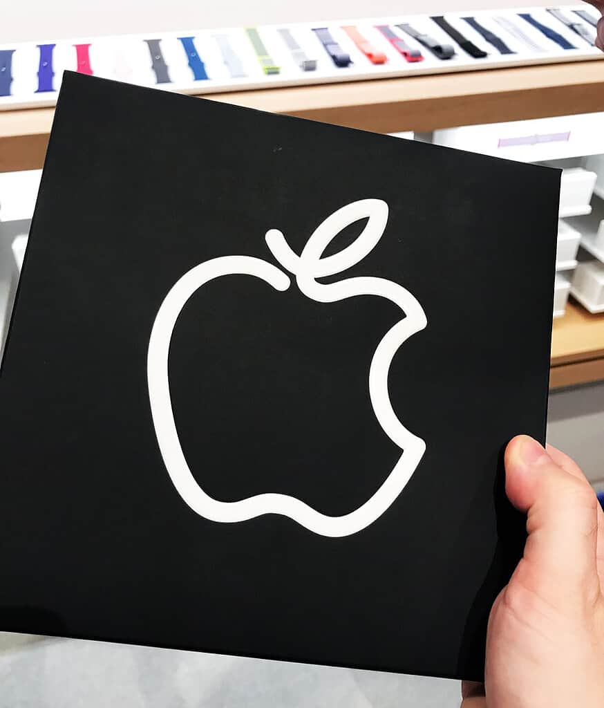 Inside Apple Michigan Ave Store Opening in Chicago (Photos)