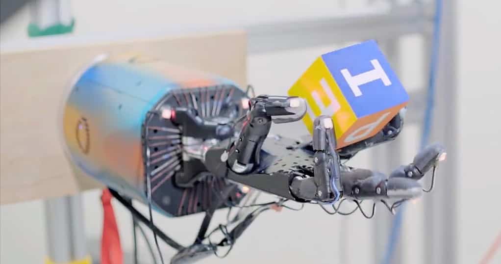 Watch This Robot Hand Learn How to Manipulate a Block - The Mac Observer