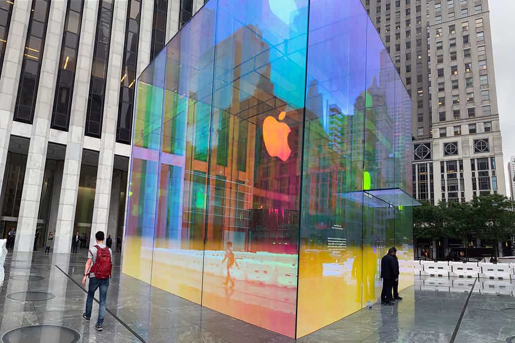 9 Images of Apple's Beautiful, Colorful New Fifth Ave Cube in NYC
