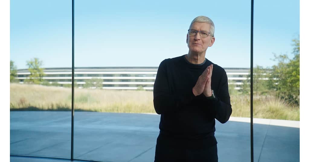 Tim Cook Thanks ' Frontline workers, Scientists, Researchers, And First ...