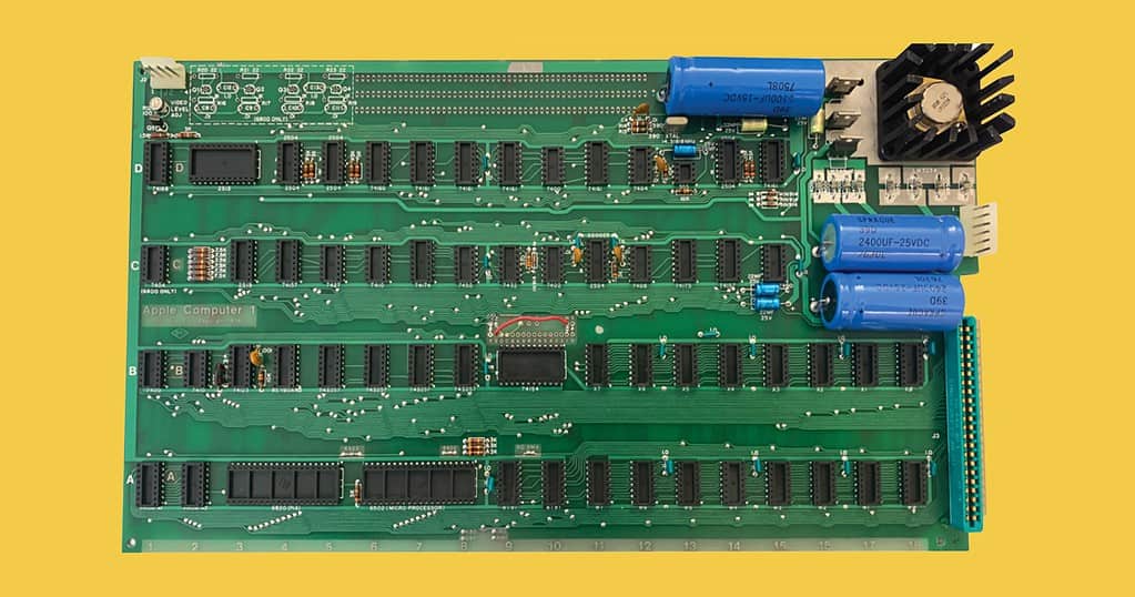 Signed Apple I Computer on Auction for US$50,000
