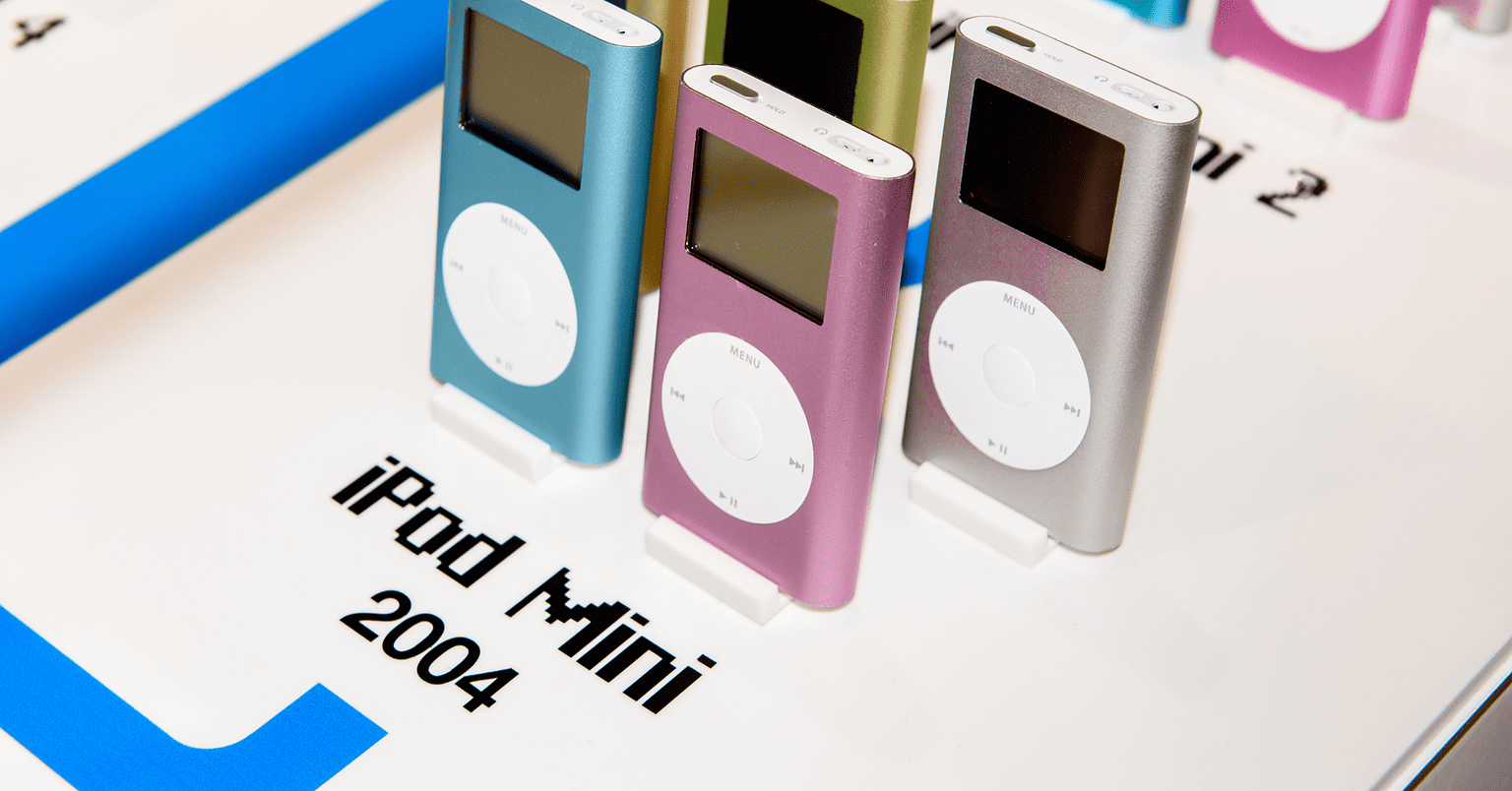 Apple Announced iPod Mini and Xserve G5 on January 6, 2004