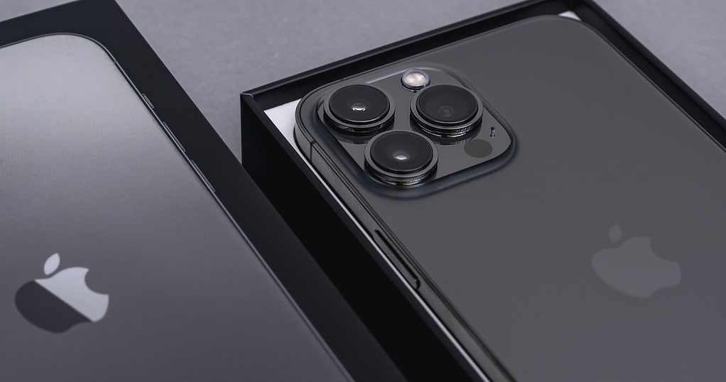 Analyst Suggests Bigger Rear-Camera Bump on iPhone 14 Pro Lineup is For ...