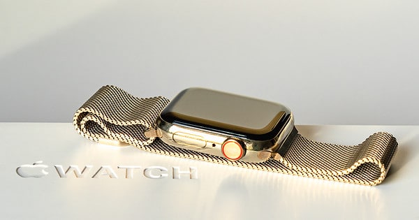 Apple Launches Service Program for Apple Watch Blank Screen Fix