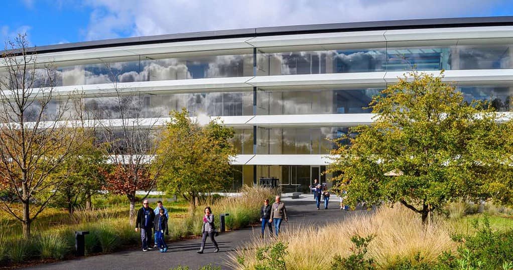 Apple Asking Employees To Return to Office Work Three Days a Week ...