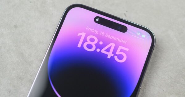 How to Use Live Wallpapers with iOS 16