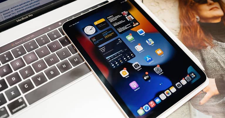 How to Shut Down an iPad When the Screen is Frozen