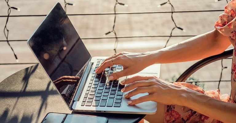 How to Restart a MacBook Pro When It Has a Black Screen