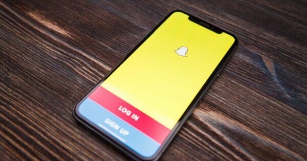 Can't Log Into Snapchat on iPhone? Causes and Solutions