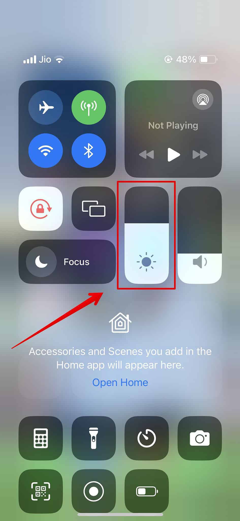 How To Make the Time Brighter on iPhone Lock Screen in iOS 17 - The Mac ...
