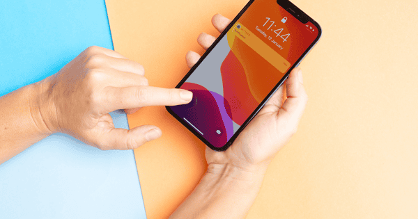 How To Make the Time Brighter on iPhone Lock Screen in iOS 17 - The Mac ...