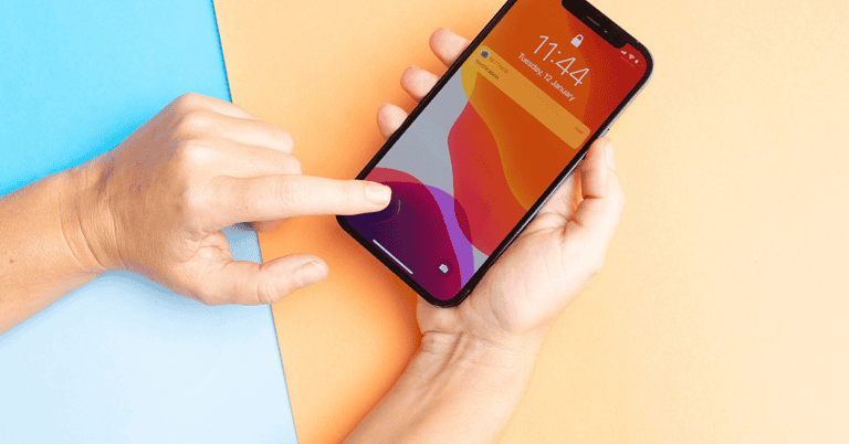 How To Make the Time Brighter on iPhone Lock Screen in iOS 17 - The Mac ...