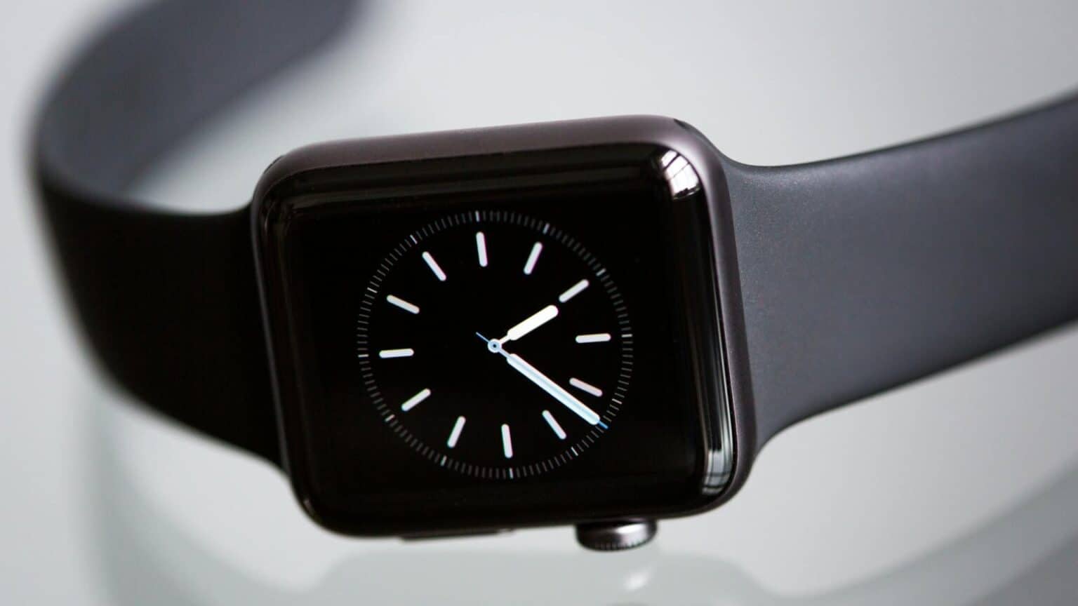 Apple Watch Screen Replacement Guide: What to Know in 2026