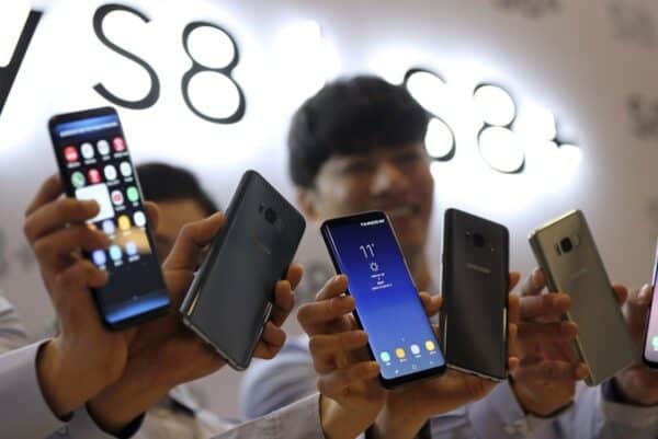 Brand Loyalty Gap Between Apple and Samsung Is Starting to Close - The ...