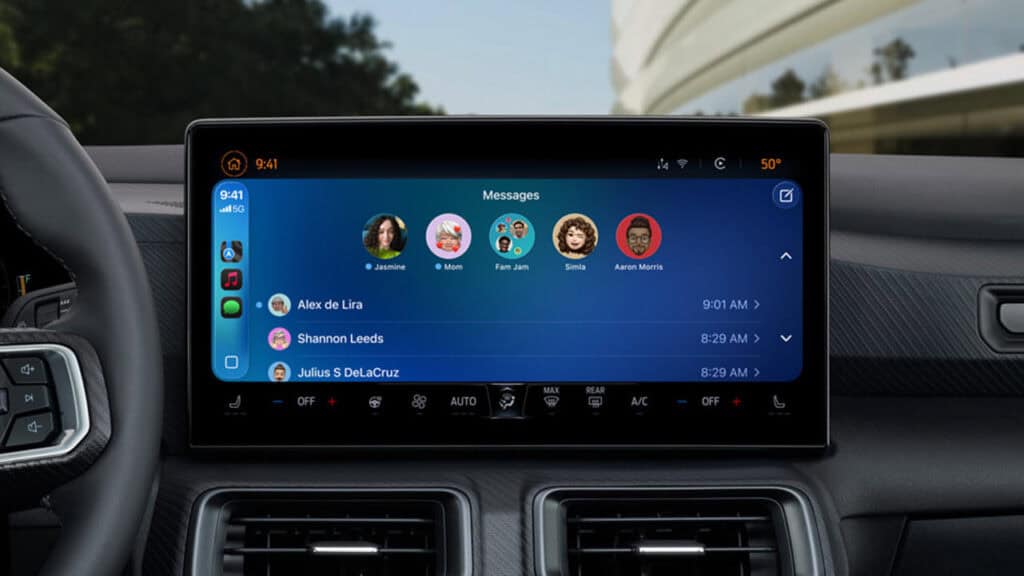 CarPlay vs Android Auto: Which Enhances Driving Safety and Convenience?