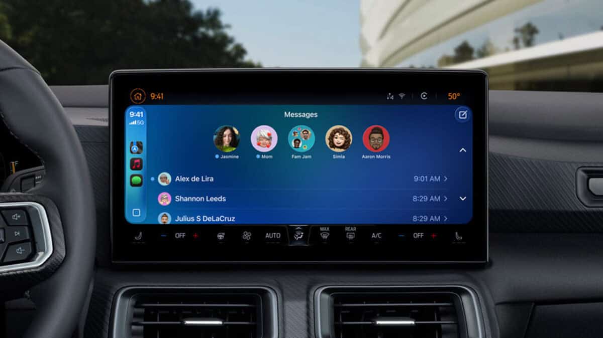 CarPlay vs Android Auto: Which Enhances Driving Safety and Convenience?