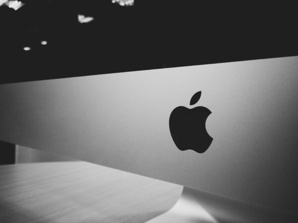 Apple’s 2026 Roadmap: Foldables, OLED Macs, and the M6 Era