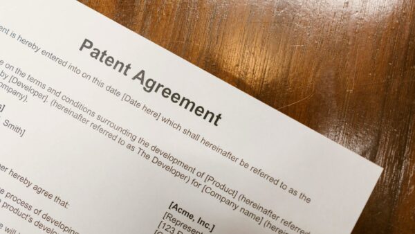 Apple Beats Back $300 Million LTE Patent Ruling
