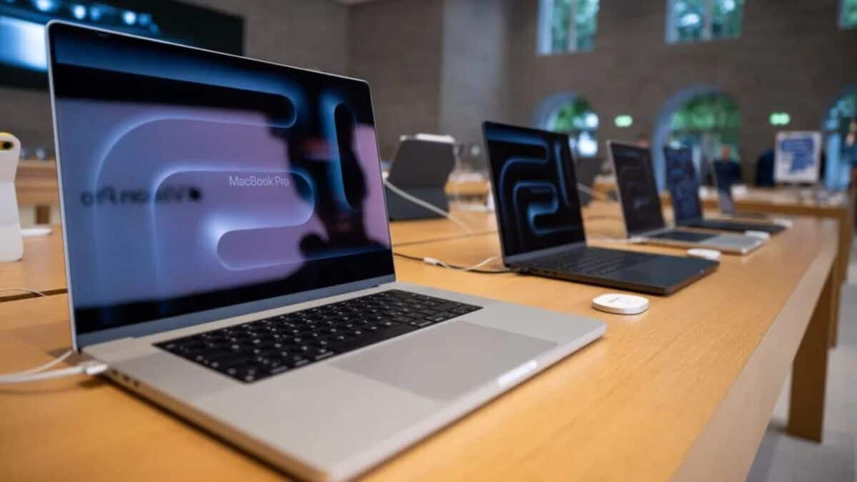 Apple Reportedly Testing M5 MacBook Pro with Built-In 5G