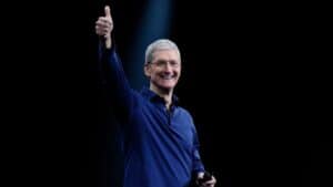 Apple's Biggest Leadership Shakeup in Decades: Half of Senior ...