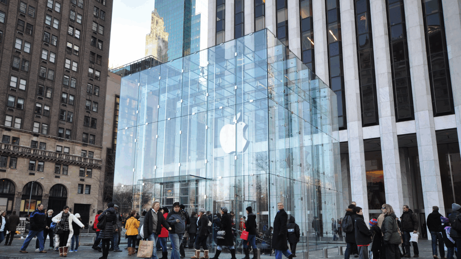 Apple Stores in New York City: Locations, Hours, and Services