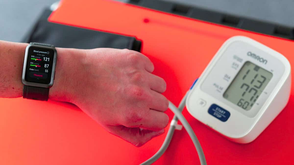 Can Apple Watch Measure Blood Pressure? How It Works with Cuffs and Apps