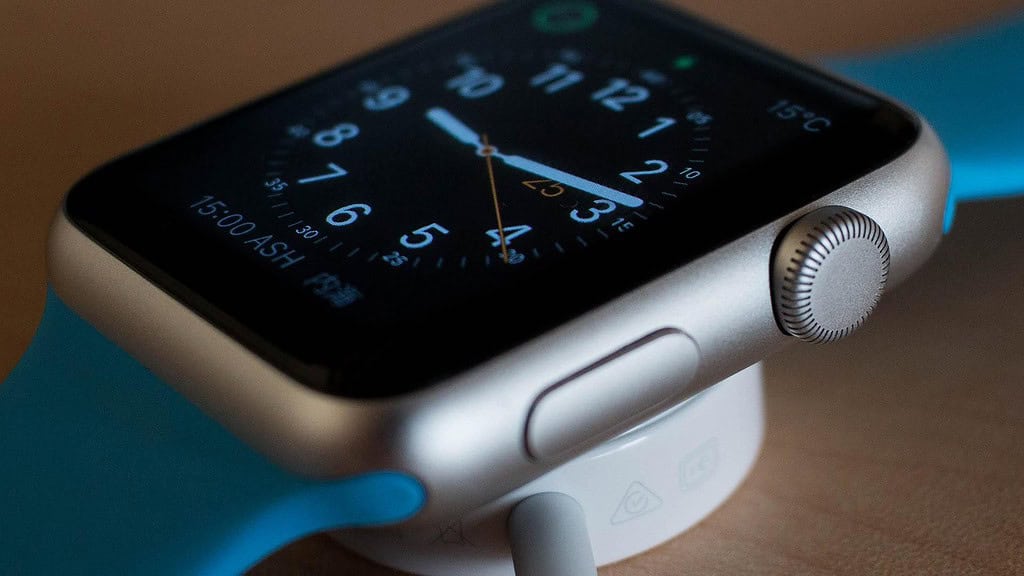 4 Ways to Charge Your Apple Watch (Including With iPhone)