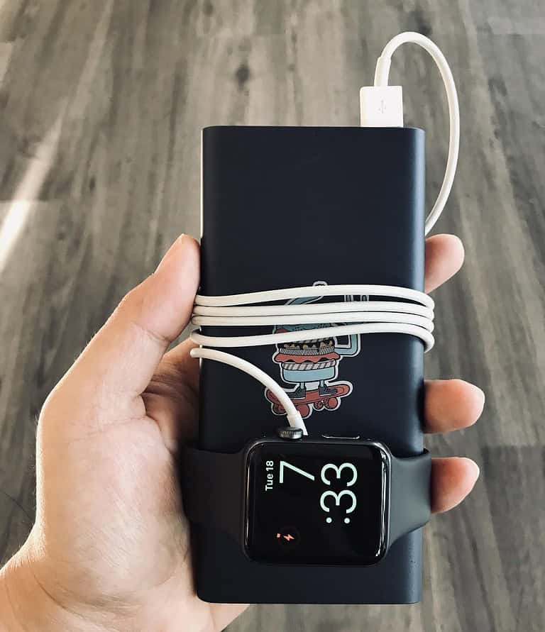 4 Ways to Charge Your Apple Watch (Including With iPhone)