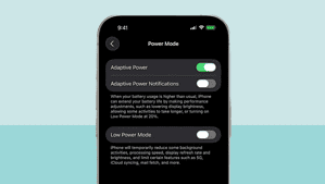 How Adaptive Time Works on iOS 26 Lock Screen with Liquid Glass Design