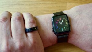 Oura Ring vs Apple Watch: Features, Accuracy, & Value Compared