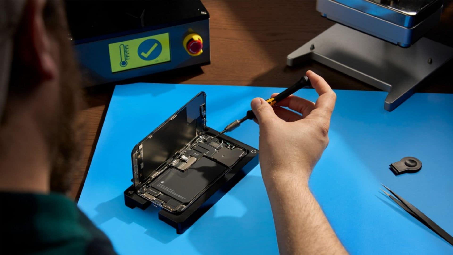 Apple opens Self Service Repair for iPhone 17 lineup: parts, prices ...