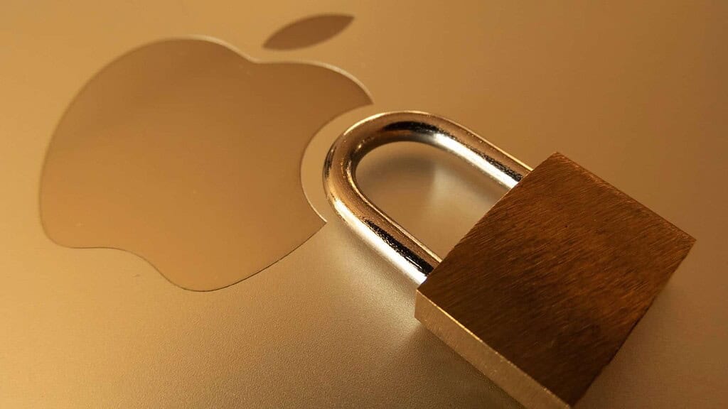 Apple Warns of “Extremely Sophisticated” Web Attacks on iPhones Running ...