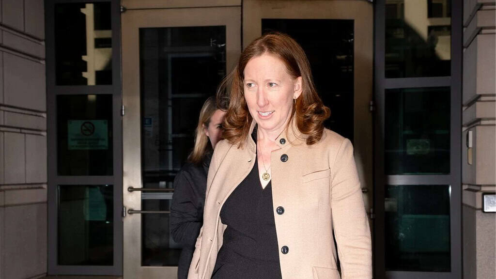 Apple Hires Meta’s Top Lawyer as New General Counsel