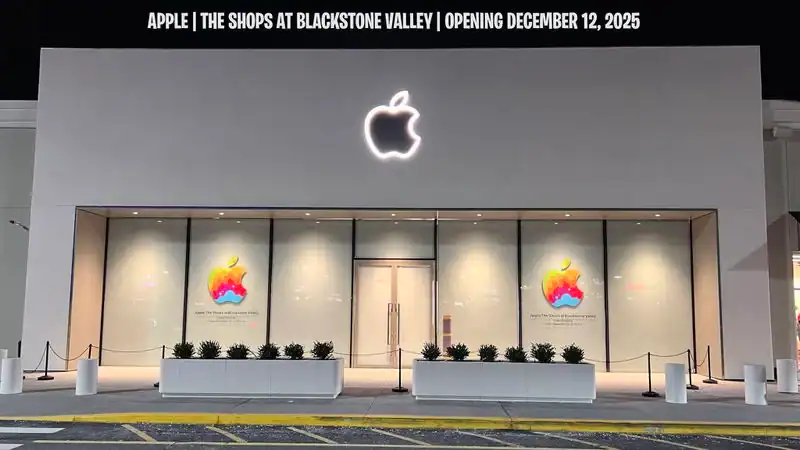 Apple Opens New Store at The Shops at Blackstone Valley