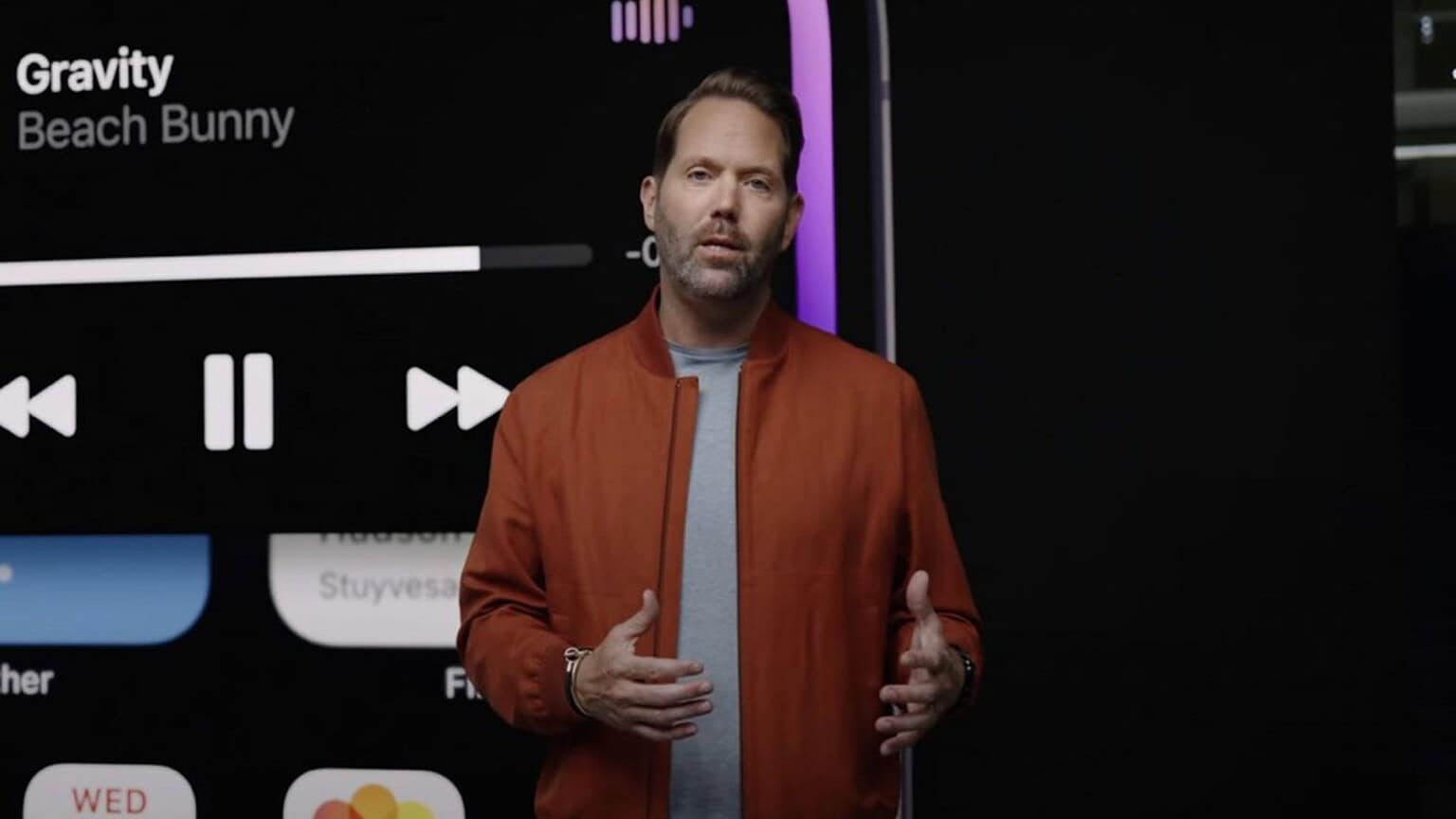 Zuckerberg Welcomes Apple Design Chief to Build “Next Generation” Devices