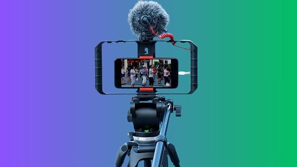 Here Are the 5 Best iPhone Stands for Professional Video Recording