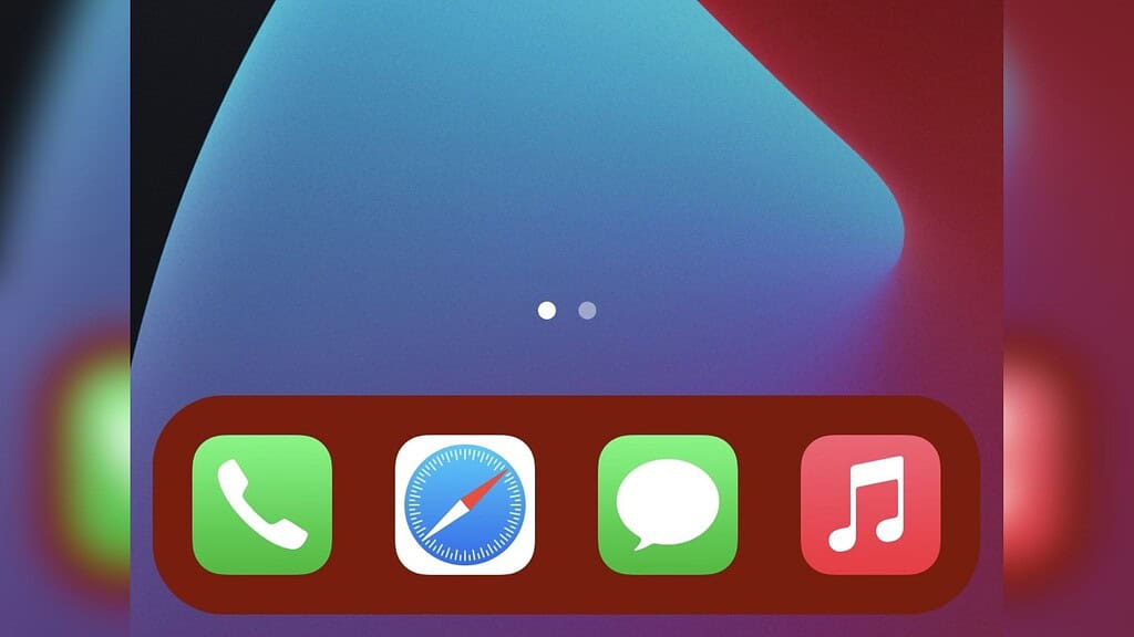 iPhone Users Keep Complaining About the Home Screen Dock
