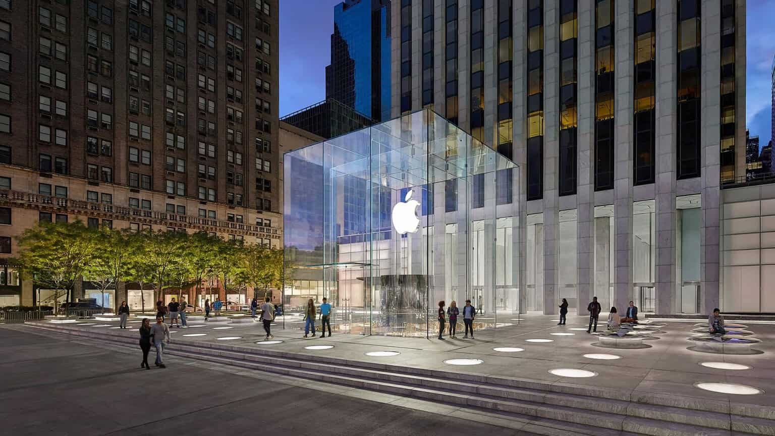 Apple Fifth Avenue Store to Close Overnight for Glass Cube Maintenance