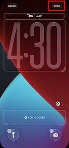 How to Stretch the Clock on the Lock Screen in iOS 26