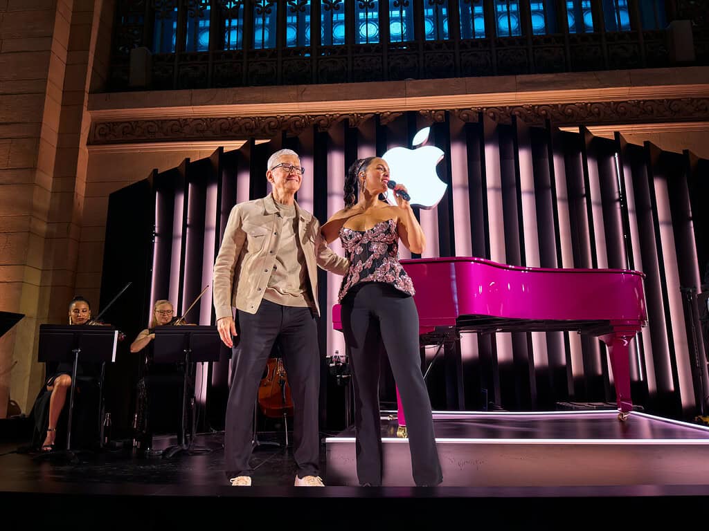 Apple Hosts Alicia Keys Concert in New York to Begin 50th Anniversary