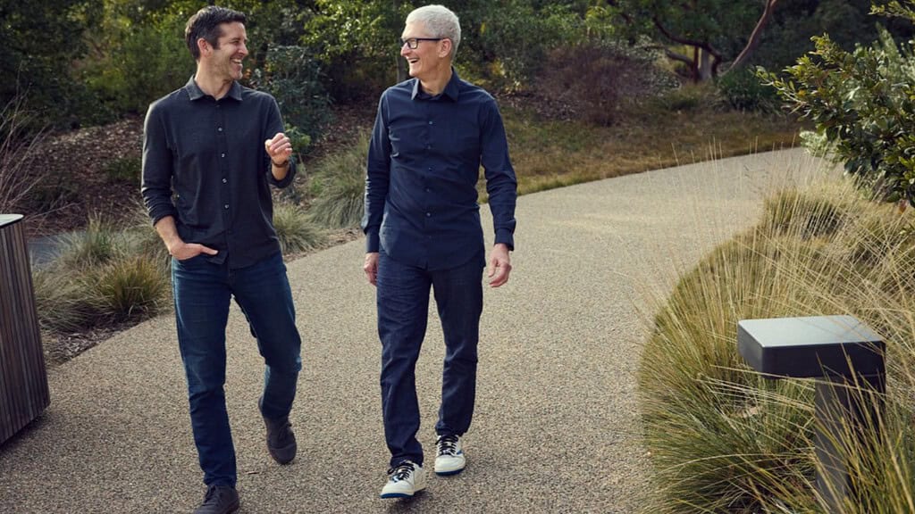 Apple Held a Secret Meeting After AI Struggles, Here’s What Happened Next